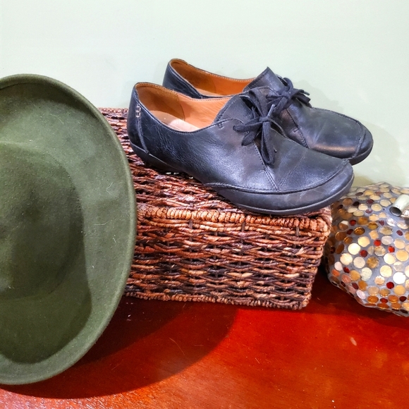 Clarks | Shoes | Clarks Unique Leather Loafers | Poshmark